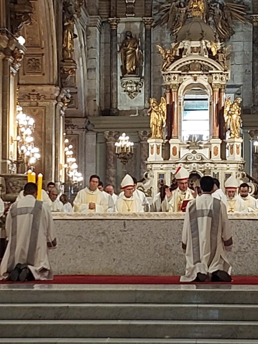 Alejandro Barrios, nuestro capellán, ordenado diácono en la Catedral de ...